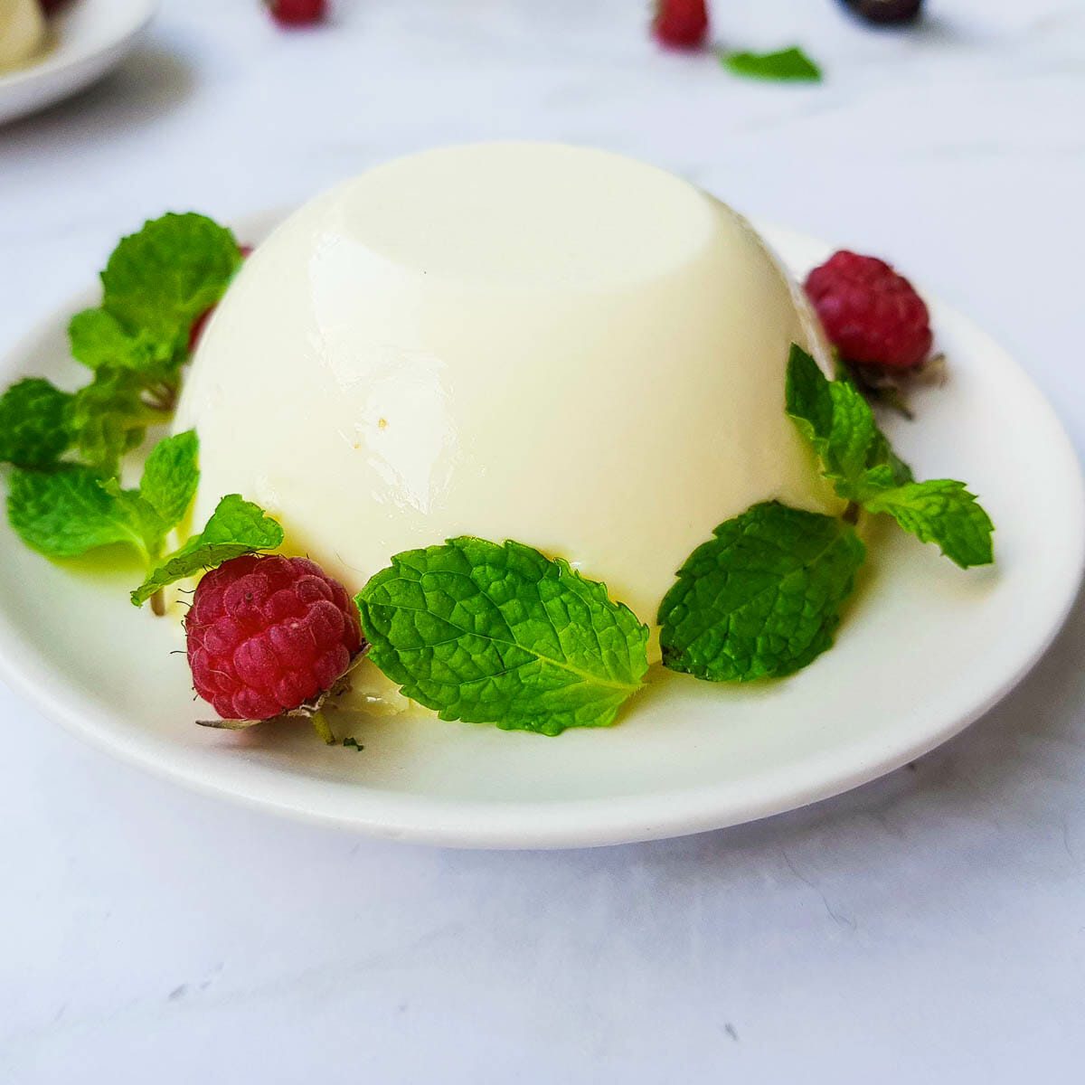 Creamy coconut panna cotta - COOKMORPHOSIS