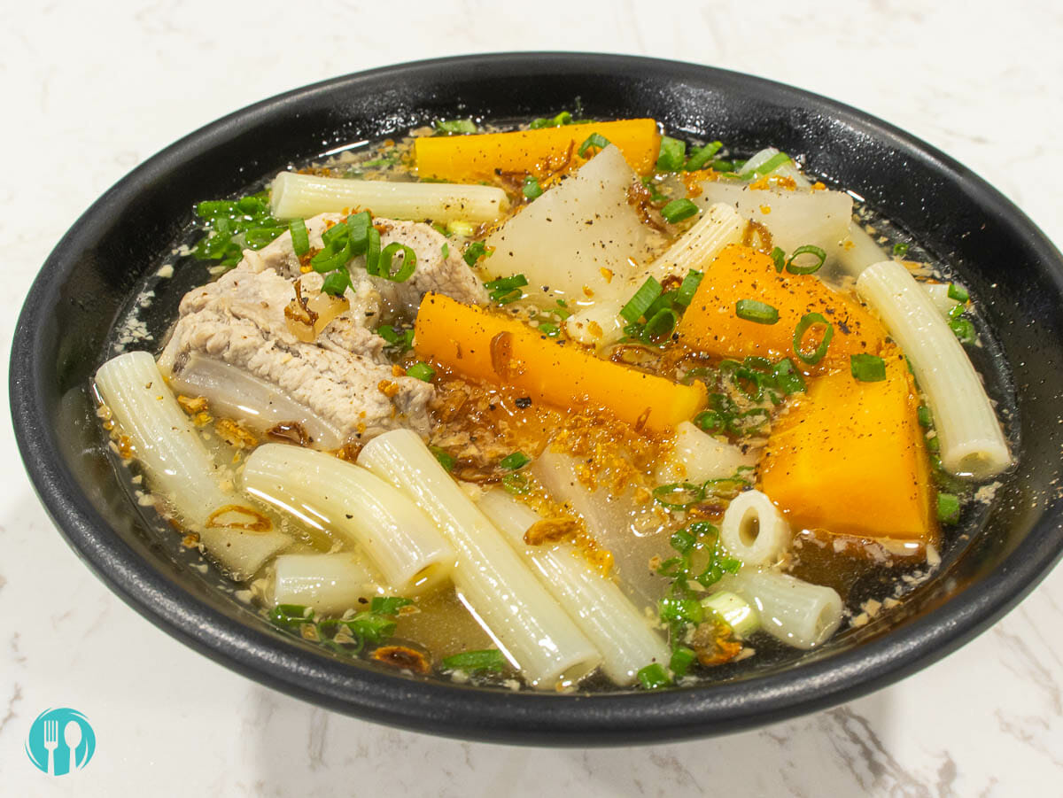 Flavorful Pork Ribs Macaroni Soup (Sup Nui Suon Heo)