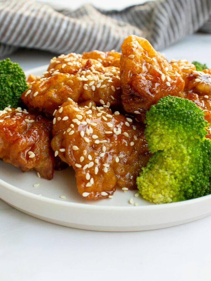 Easy Chinese Sesame Chicken (Super Crispy) - COOKMORPHOSIS