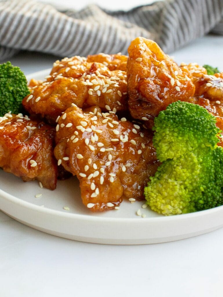 Easy Chinese Sesame Chicken (Super Crispy) - COOKMORPHOSIS